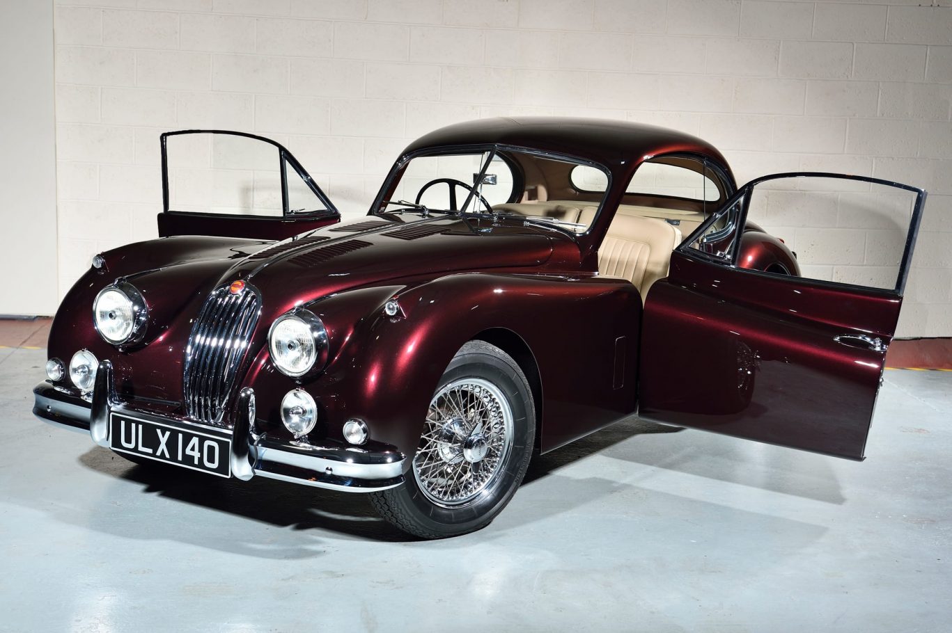 Jaguar XK140 FHC 1955 - Clayton Classics